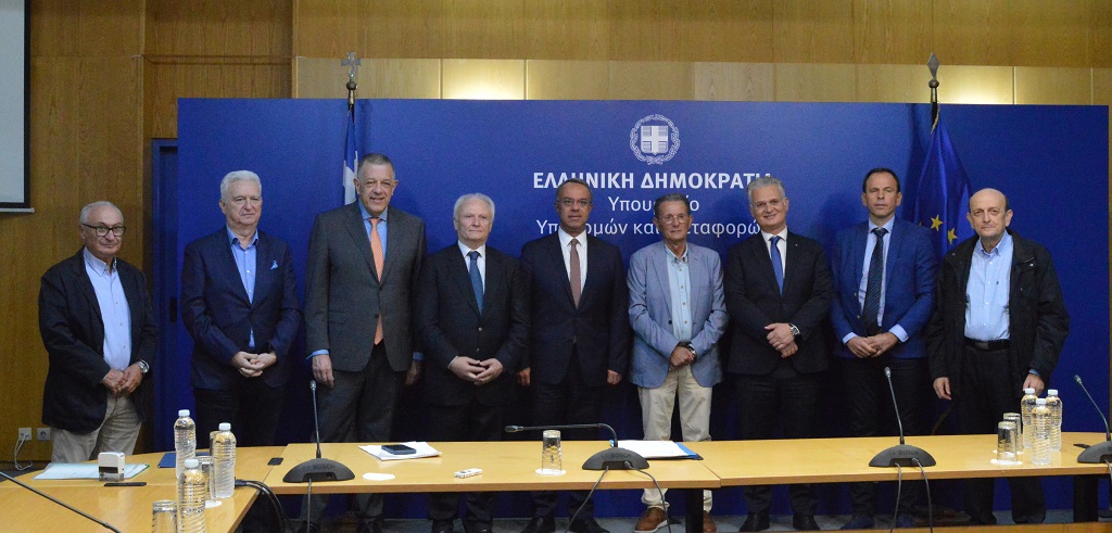 Υπογραφή σύμβασης για το έργο μεταφοράς και διανομής νερού άρδευσης ...
