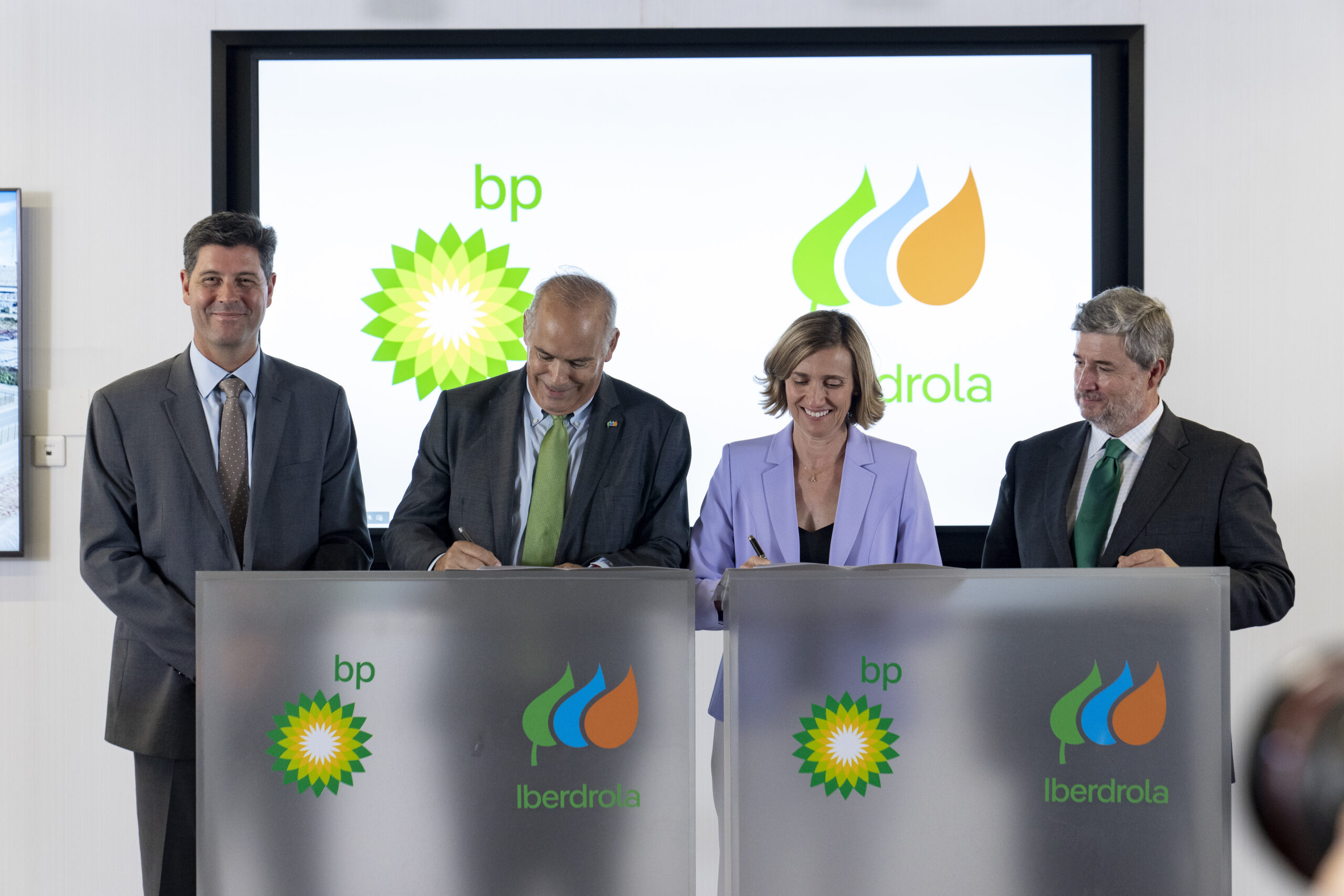 Το νέο mega project πράσινου υδρογόνου της BP και της Iberdrola στην ...